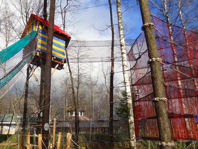 Aerial game construction for forest aerial adventure parks